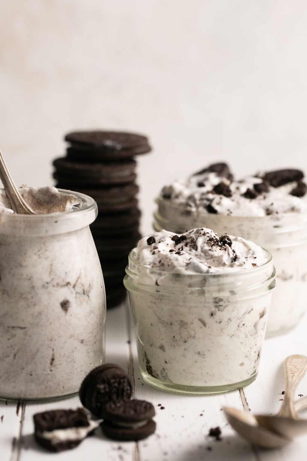 Oreo Cream Fluff (Low Calorie, High Protein) | Lauren Fit Foodie