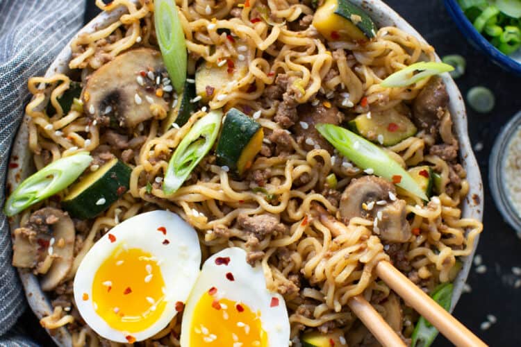 Healthy Ramen Noodle Stir Fry (With an Easy Vegan Swap!) | Lauren Fit ...