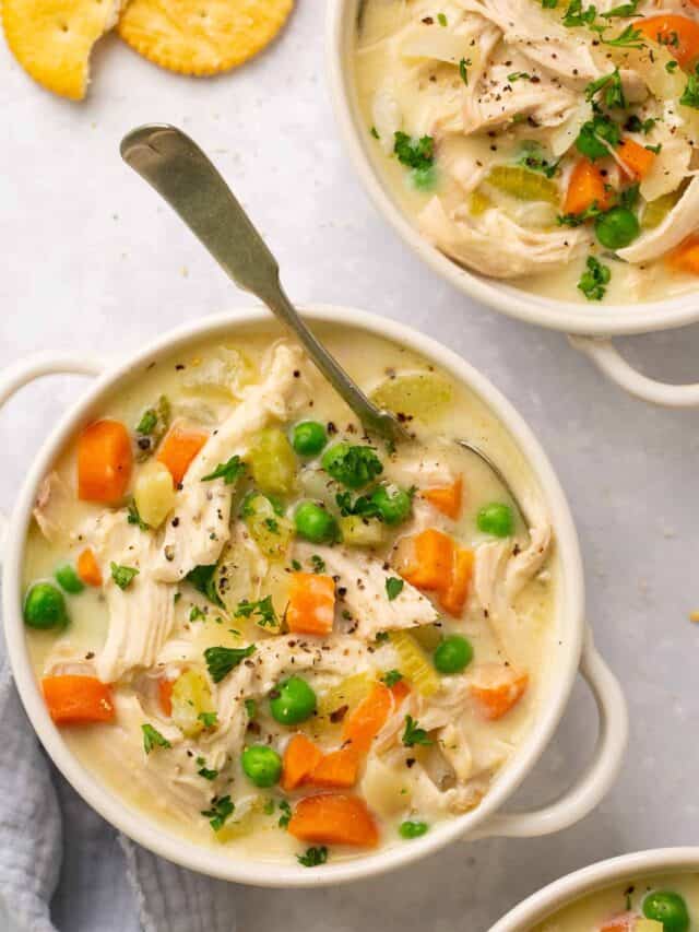 Healthy Chicken Pot Pie Soup (One Pot + Dairy Free) | Lauren Fit Foodie