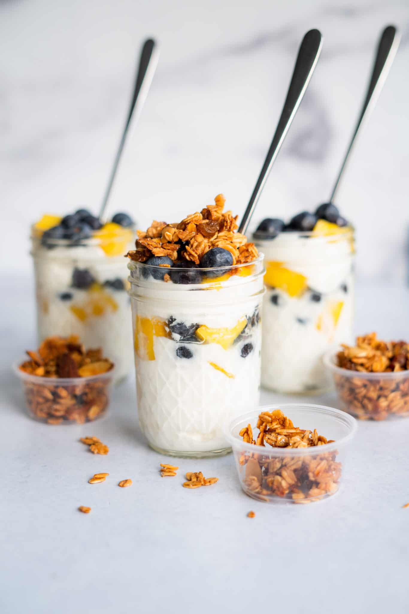 Meal Prep Greek Yogurt Parfaits with Granola and Fruit | Lauren Fit Foodie