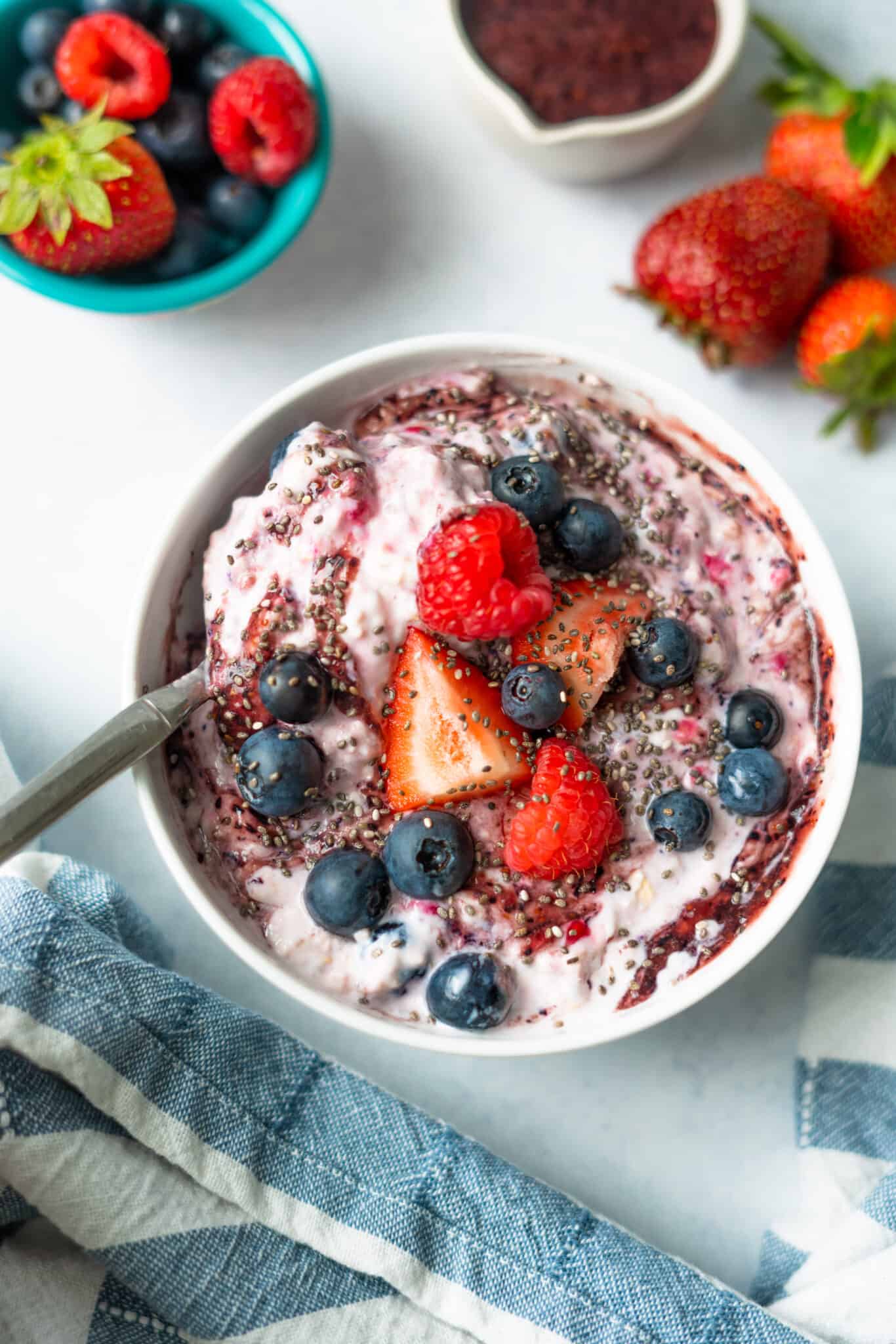 Mixed Berry Overnight Oats (30g of Protein!) | Lauren Fit Foodie