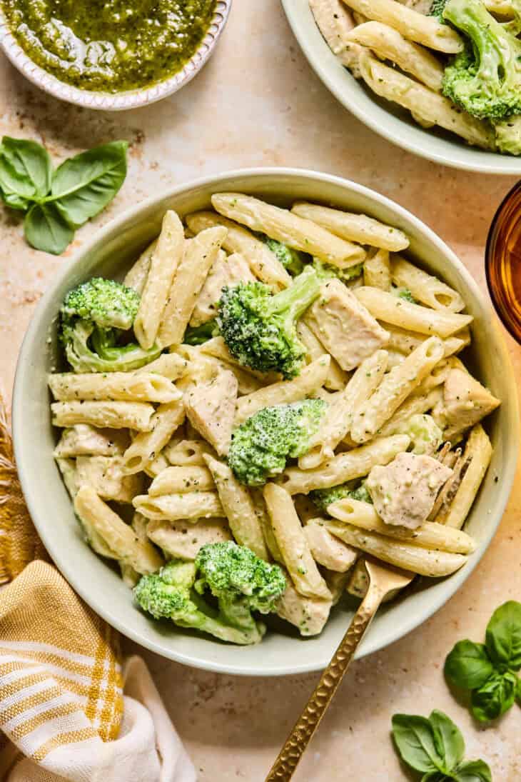 Chicken Broccoli Pesto Pasta (Easy Weeknight Dinner) | Lauren Fit Foodie
